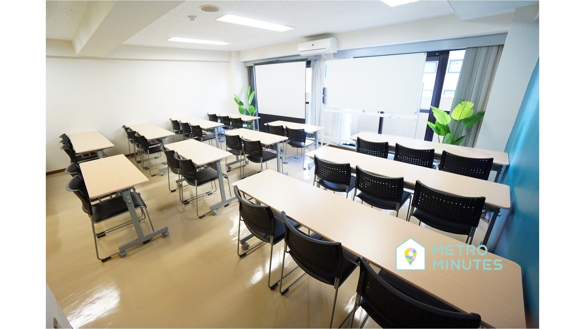 ＜ブラウ会議室＞32名収容🪑仙台駅徒歩5分🚃Wi-Fi📶プロジェクター🎥会議/セミナー/研修/ワークショップの写真9