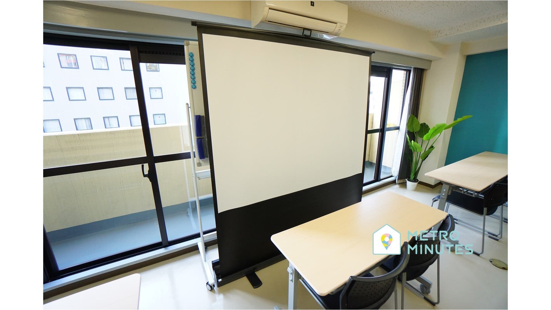 ＜ブラウ会議室＞32名収容🪑仙台駅徒歩5分🚃Wi-Fi📶プロジェクター🎥会議/セミナー/研修/ワークショップの写真13