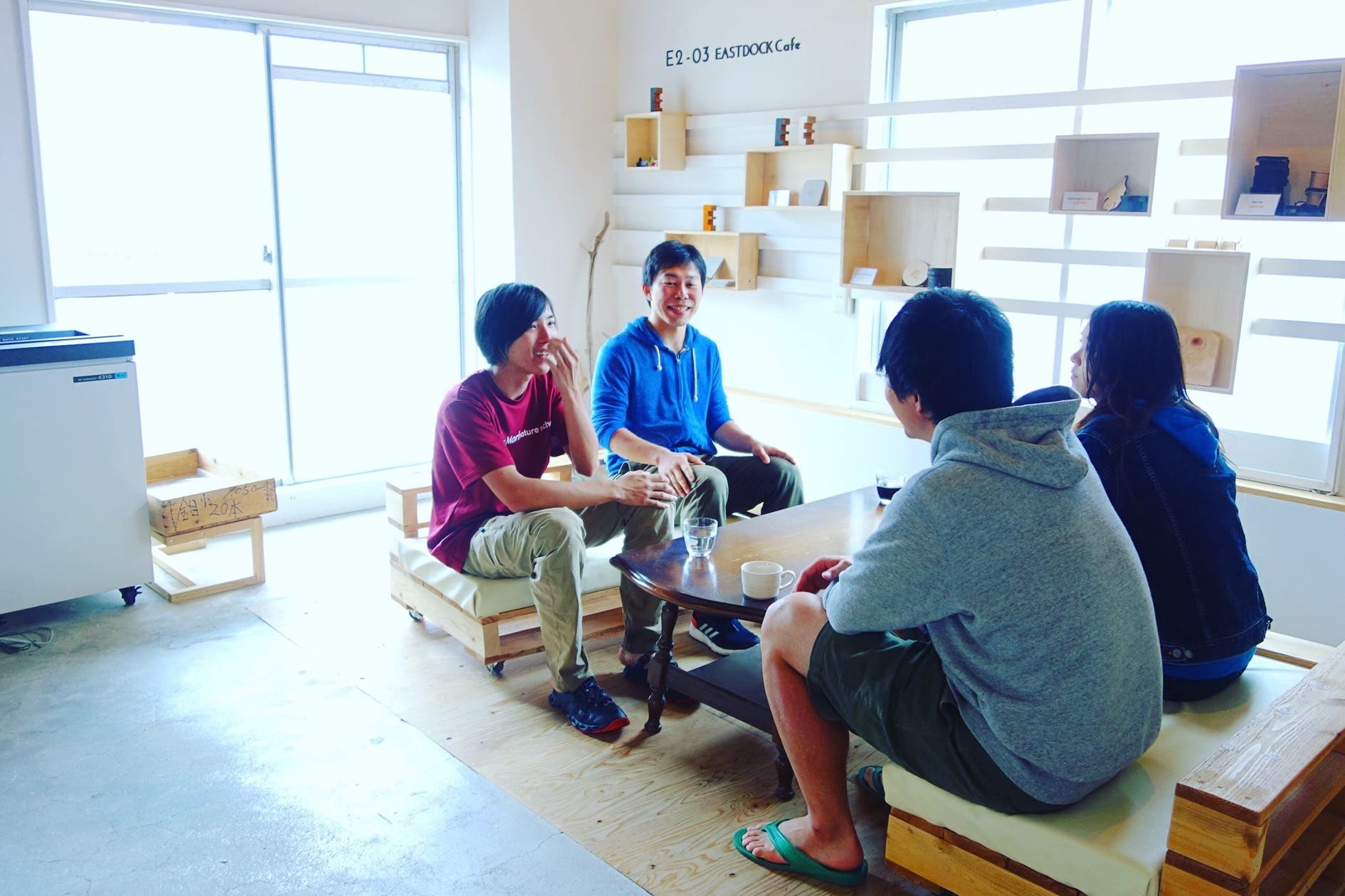 zoom会議やリモート会議用個室もあり、コワーキングにおすすめ！仕事の合間に海沿いを散歩することも！の写真5