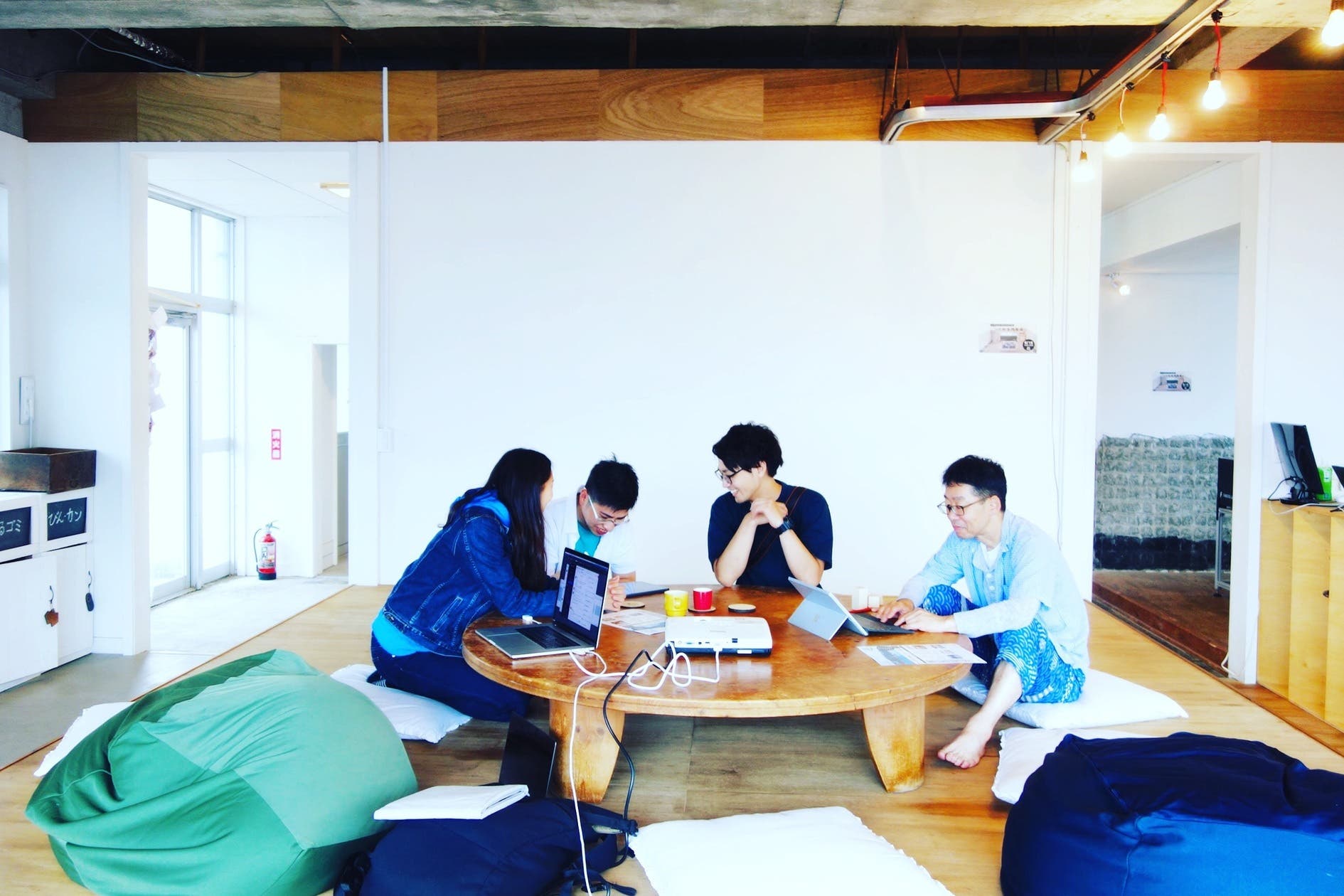 zoom会議やリモート会議用個室もあり、コワーキングにおすすめ！仕事の合間に海沿いを散歩することも！の写真7