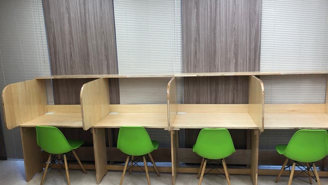 小規模の会議、オフィススペース、講座、レッスンなどに最適。の写真1