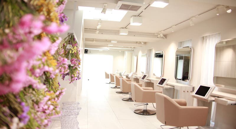 表参道の洗練されたヘアサロン  ロケ・撮影・美容講習・イベント利用などに！