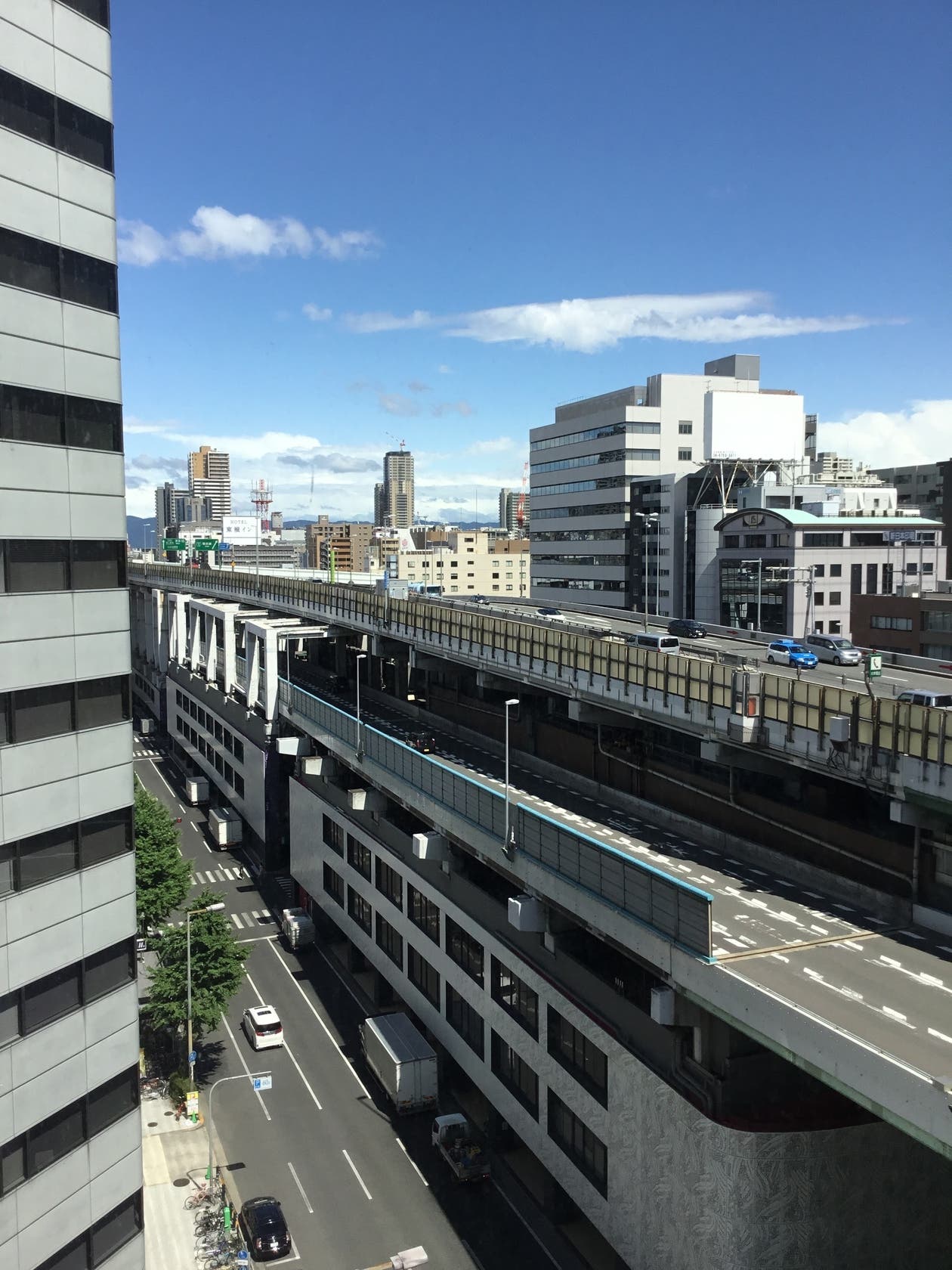 【堺筋本町駅 "目の前" 貸会議室】200人以上入る天井高くて明るい貸しホール（ABホール）の写真17
