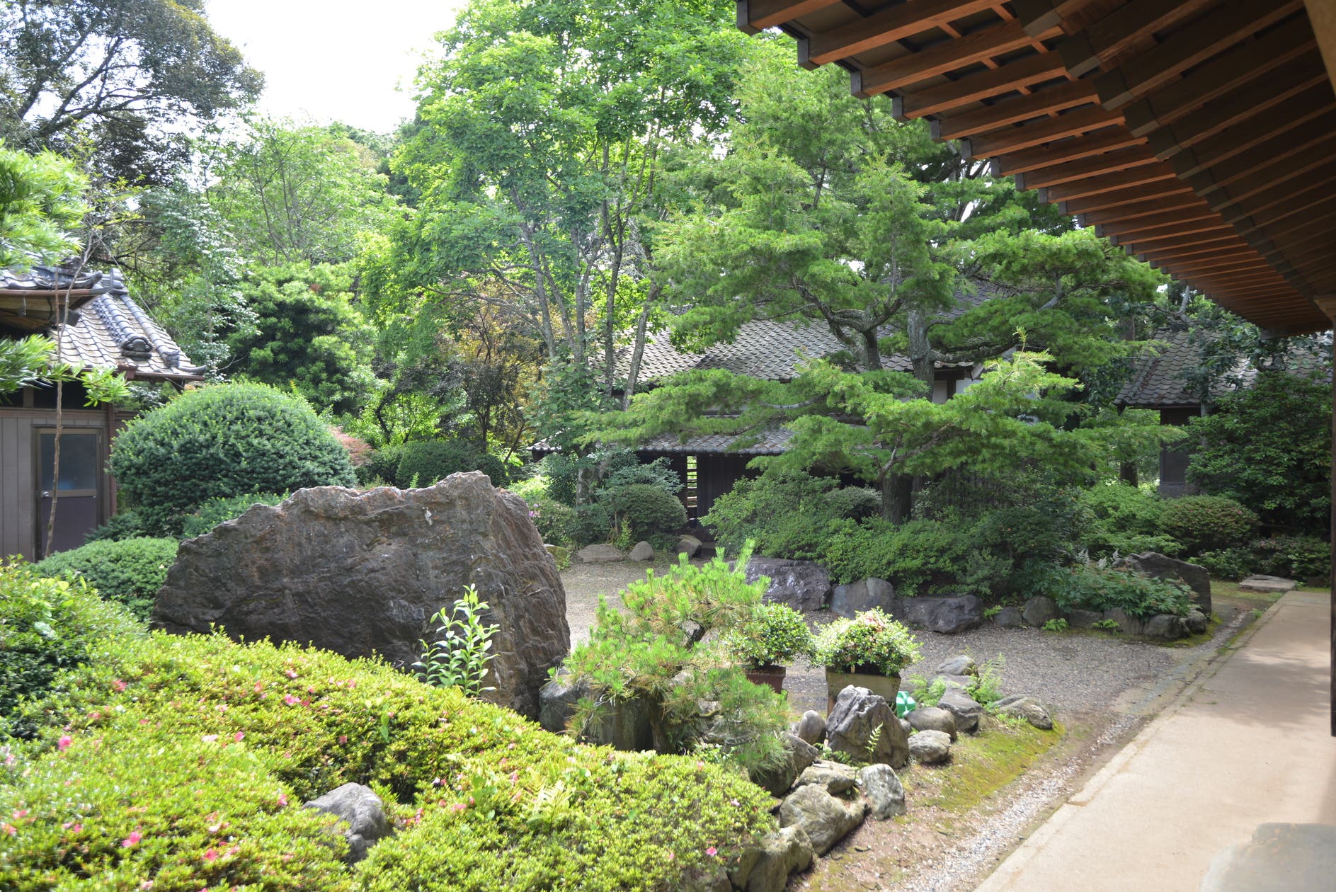 【ひらやま治兵衛】築135年古民家を貸切で動画／コスプレ撮影会などに‼ 打掛レンタル無料の写真6