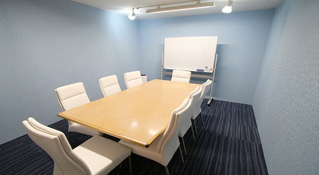 青山roomB　外苑前駅から徒歩20秒の好立地♪大事なミーティングにオススメ！