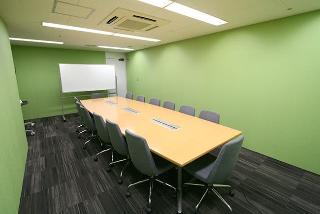 青山roomE　大人数での打合せ・会議に最適！無料Wi‐Fi完備！の写真2