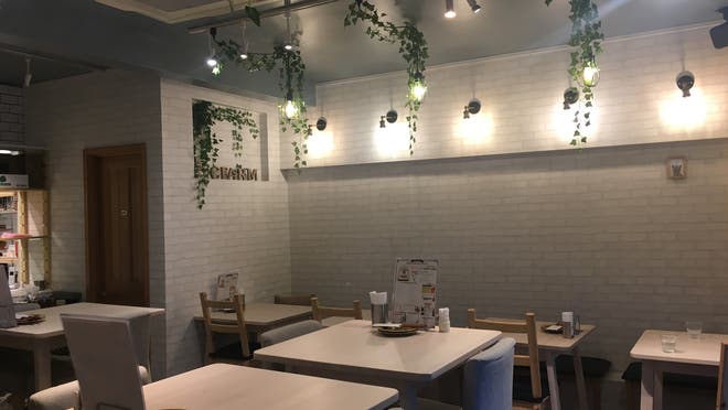 【芝公園・三田】白で統一したオシャレなスペース。パーティ・会議などに!の写真1