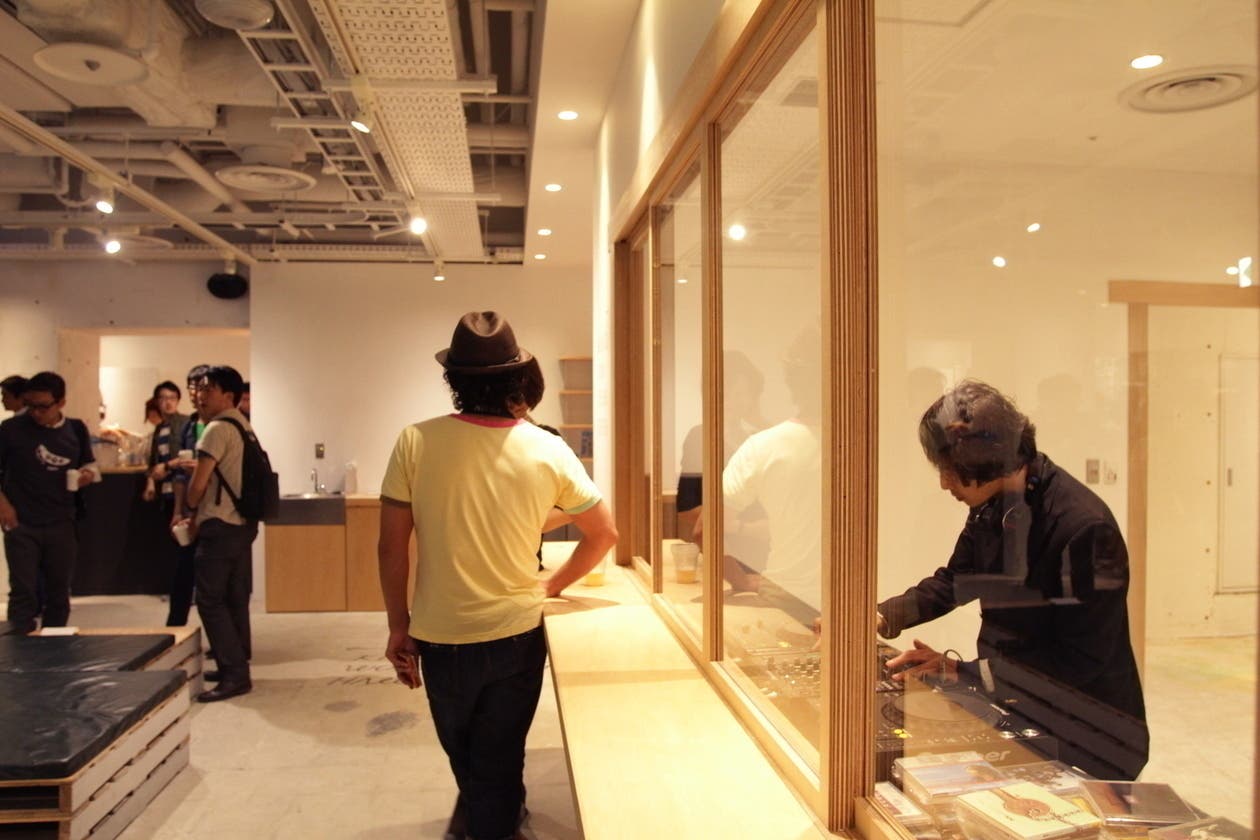 【横浜みなとみらい】BOOTH／DJや動画・音声収録、ミーティングにどうぞ！音響機材・吸音設備完備。控室などとしてもご利用可能。の写真5