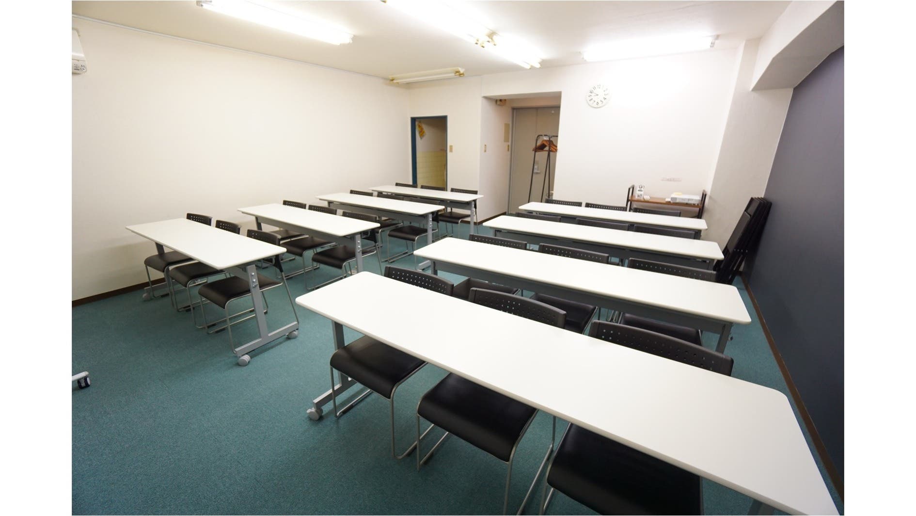 ✨SALE✨＜ホルン会議室＞博多駅徒歩6分♪Wi-Fi📶プロジェクタ🎥会議/セミナー/勉強会/ワークショップ/テレワークの写真4