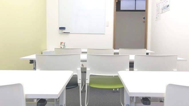 【天神駅徒歩2分】定員10名+予備椅子2名!プロジェクター含む備品・高速Wi-Fi無料!802会議室の写真8