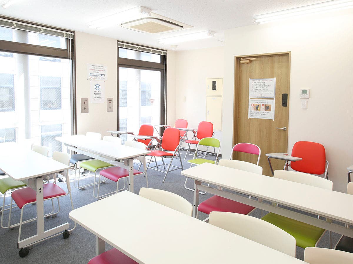 【天神駅徒歩2分】定員18名+予備椅子2名！プロジェクター含む備品・高速Wi-Fi無料！803会議室の写真7