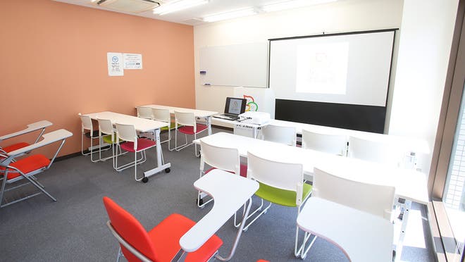 【天神駅徒歩2分】定員18名+予備椅子2名!プロジェクター含む備品・高速Wi-Fi無料!803会議室の写真4
