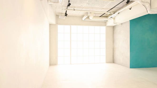 【京浜東北線 埼玉県 蕨市徒歩3分】手塗りの白壁白床。一日キレイに撮影できる埼玉の格安撮影スタジオの写真3