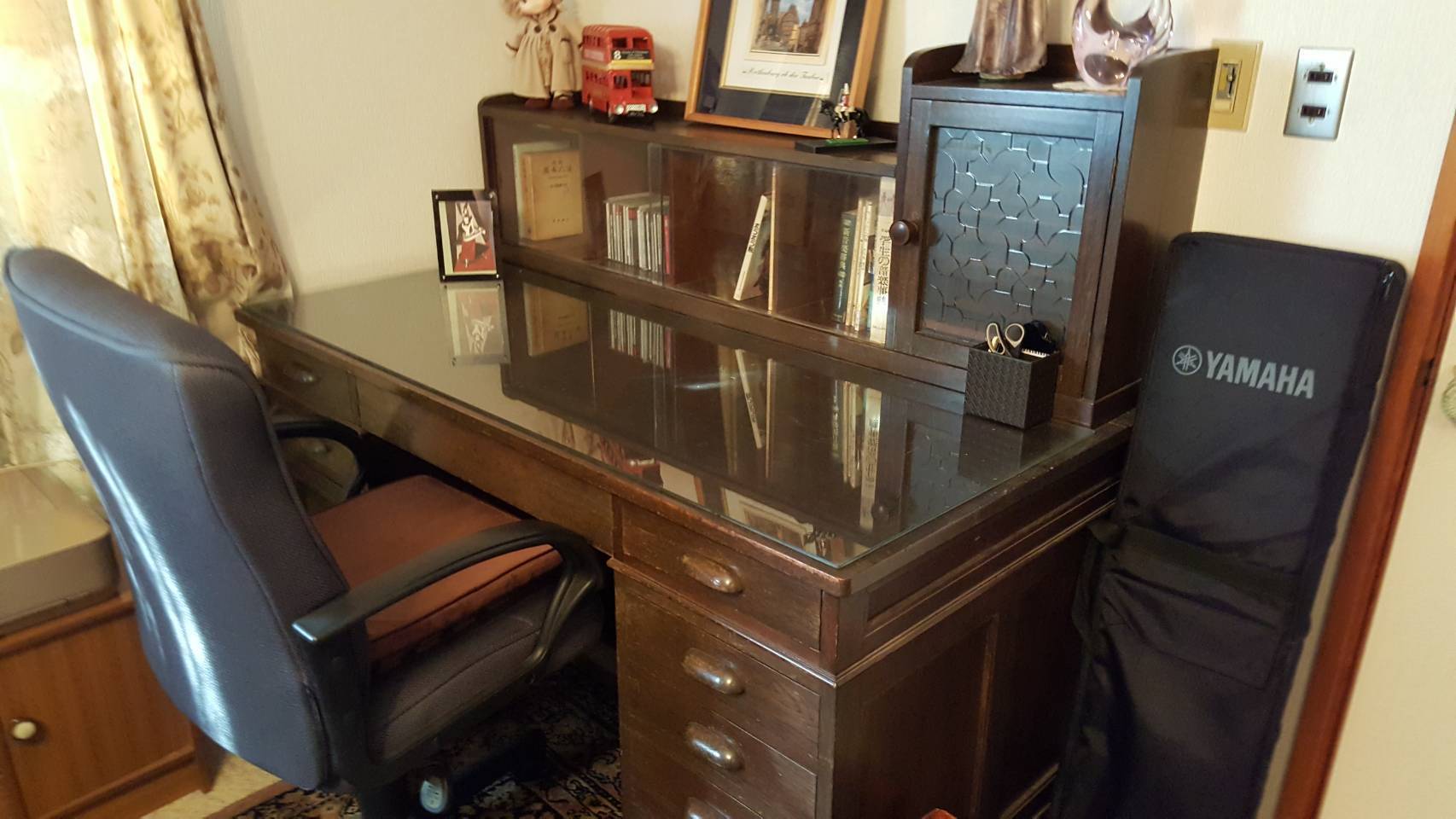 南海高野線初芝駅より徒歩3分！　落ち着いた雰囲気の中でグランドピアノやアンティーク調ピアノが弾ける、撮影にも最適な空間です！の写真8