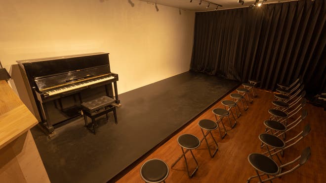 音出し自由!ステージつきライブカフェ風スペース♪練習撮影配信オフ会などに!の写真15