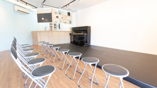 音出し自由!ステージつきライブカフェ風スペース♪練習撮影配信オフ会などに!の写真16