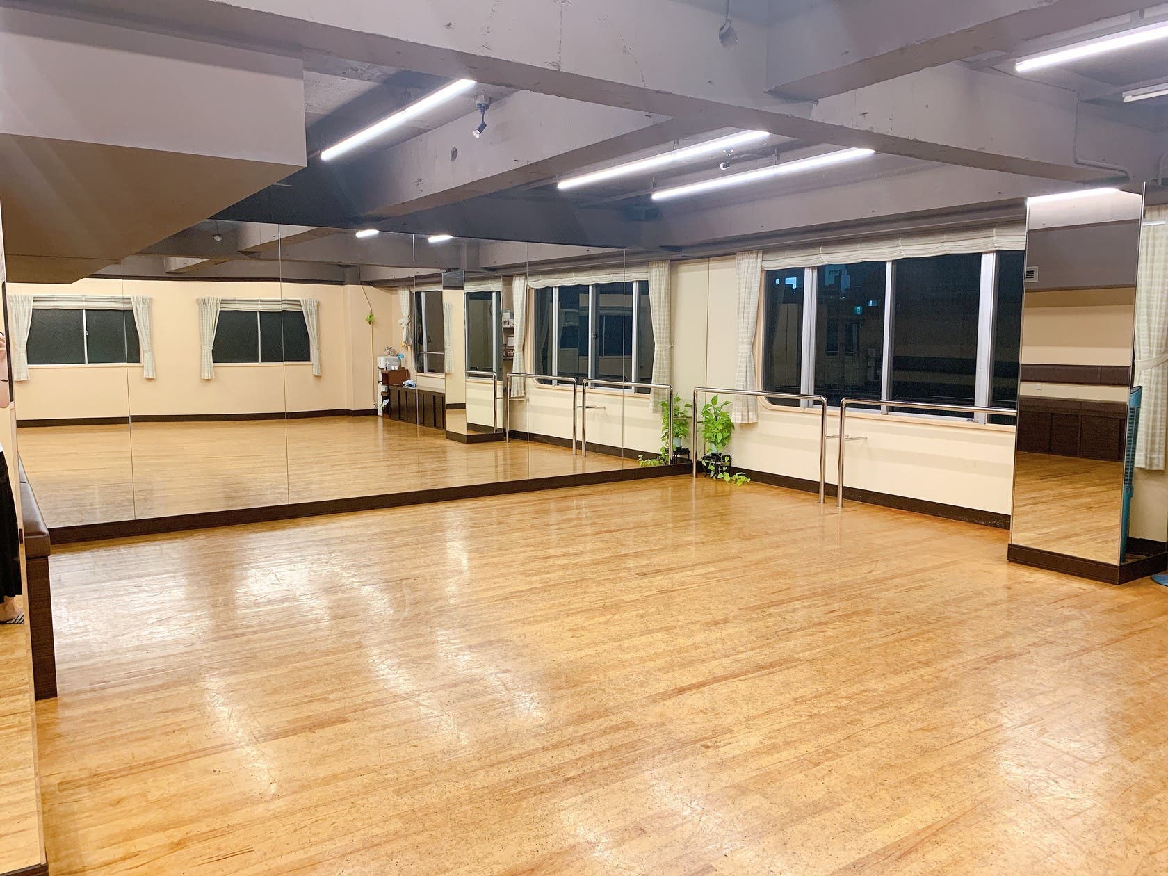 【レンタルスタジオ】駅近！大きな鏡張りの広くて明るいフロアです！ダンス・ヨガ・歌・演劇などに！の写真2