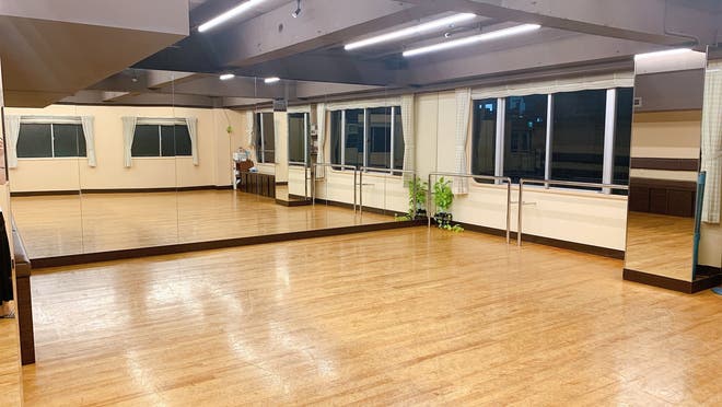 【レンタルスタジオ】駅近!大きな鏡張りの広くて明るいフロアです!ダンス・ヨガ・歌・演劇などに!の写真2