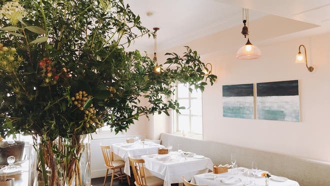 【葉山】海に浮かぶ外国風レストラン!ファッション雑誌やドラマ撮影に!の写真7