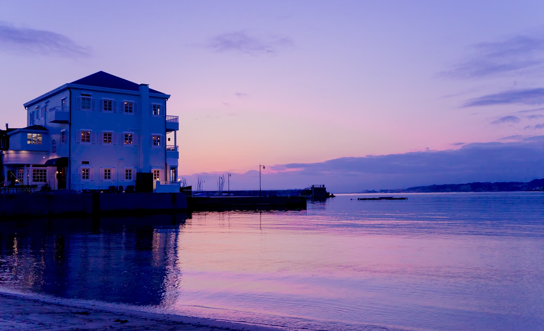 【葉山】海に浮かぶ外国風レストラン！ファッション雑誌やドラマ撮影に！の写真8