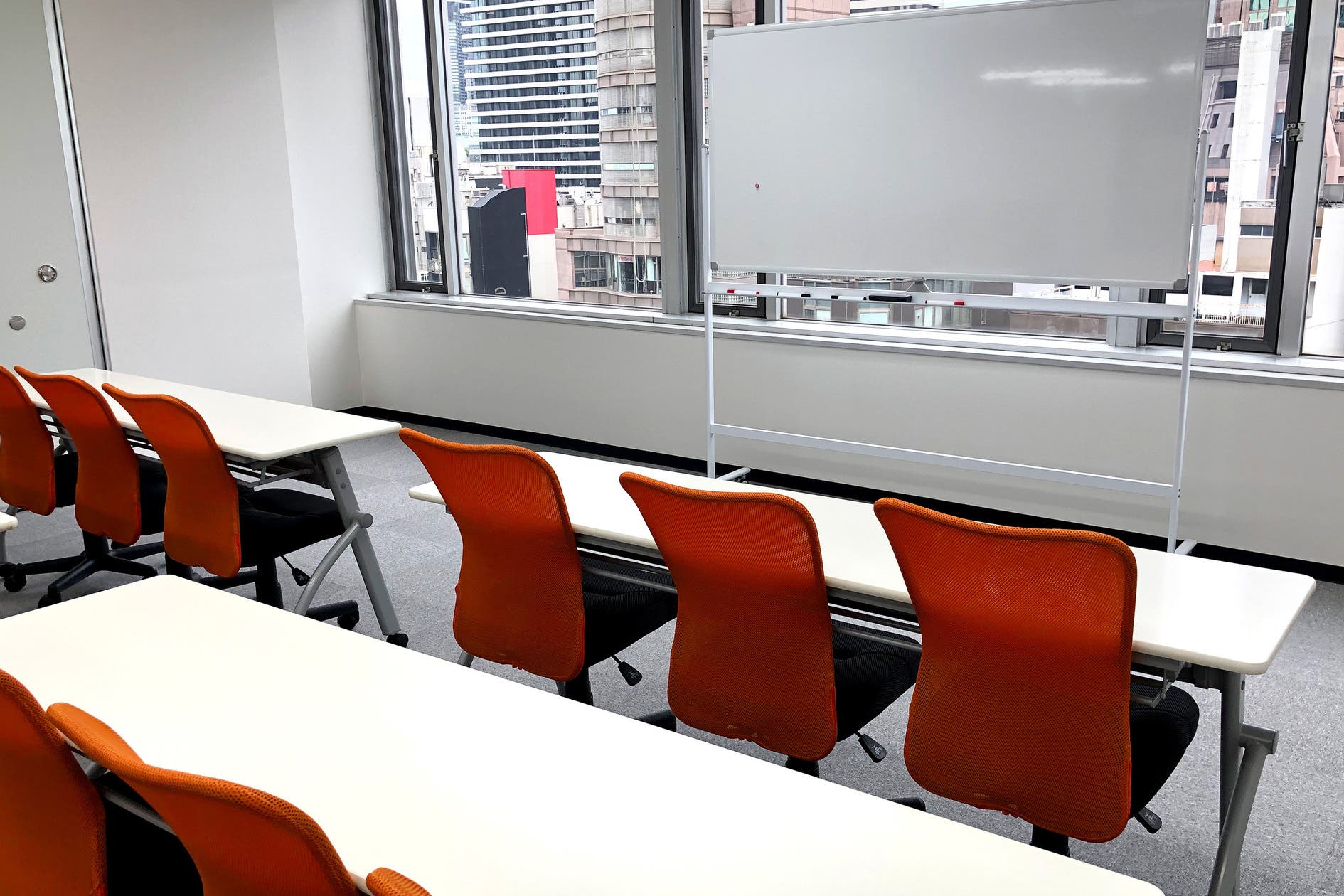 【大阪駅前】82　会議や研修、セミナーでのご利用にぴったりですの写真1