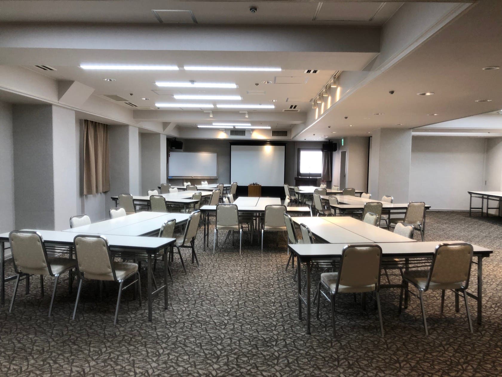 【西中島南方駅・新大阪駅】南方駅から目の前146㎡　ホテル大型会場【無料】WiFi●スクール最大50名●ホテルコンソルトの写真16