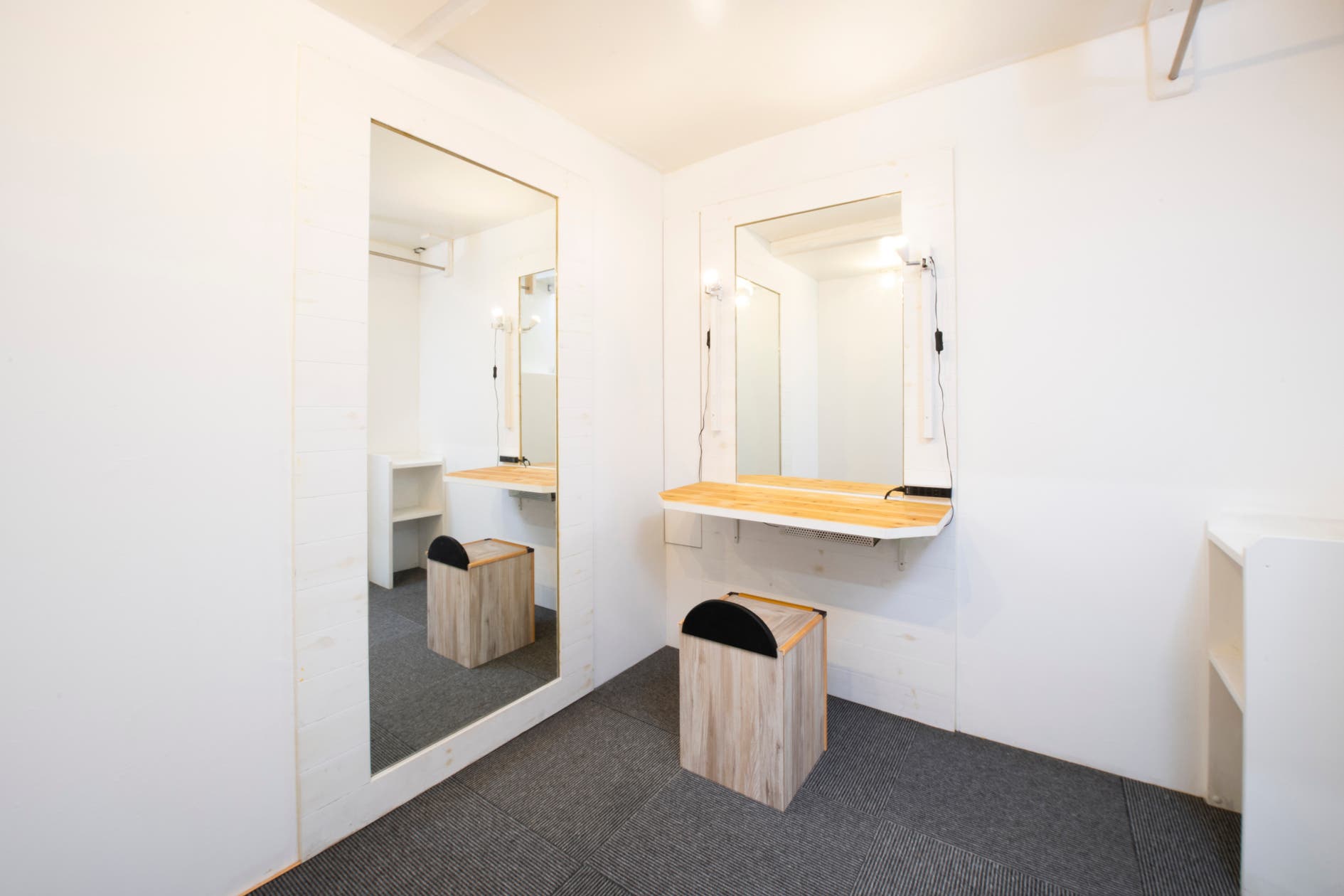 池袋エリアの広々白ホリスタジオ　天井高く、背景紙や無料機材も豊富！の写真11