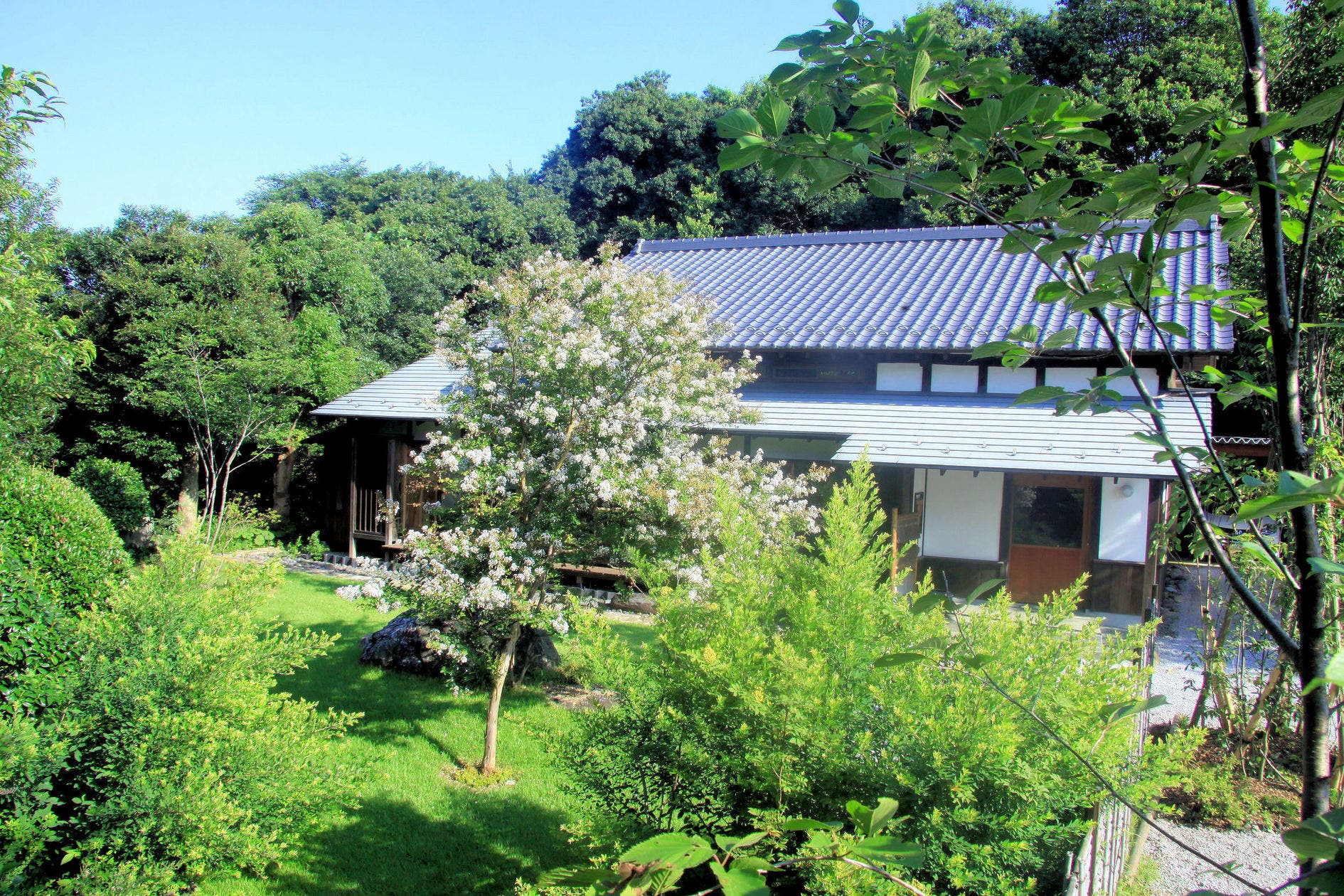 【感染対策に一棟貸し】築120年古民家開放的プライベート庭園も自由に使えますの写真12