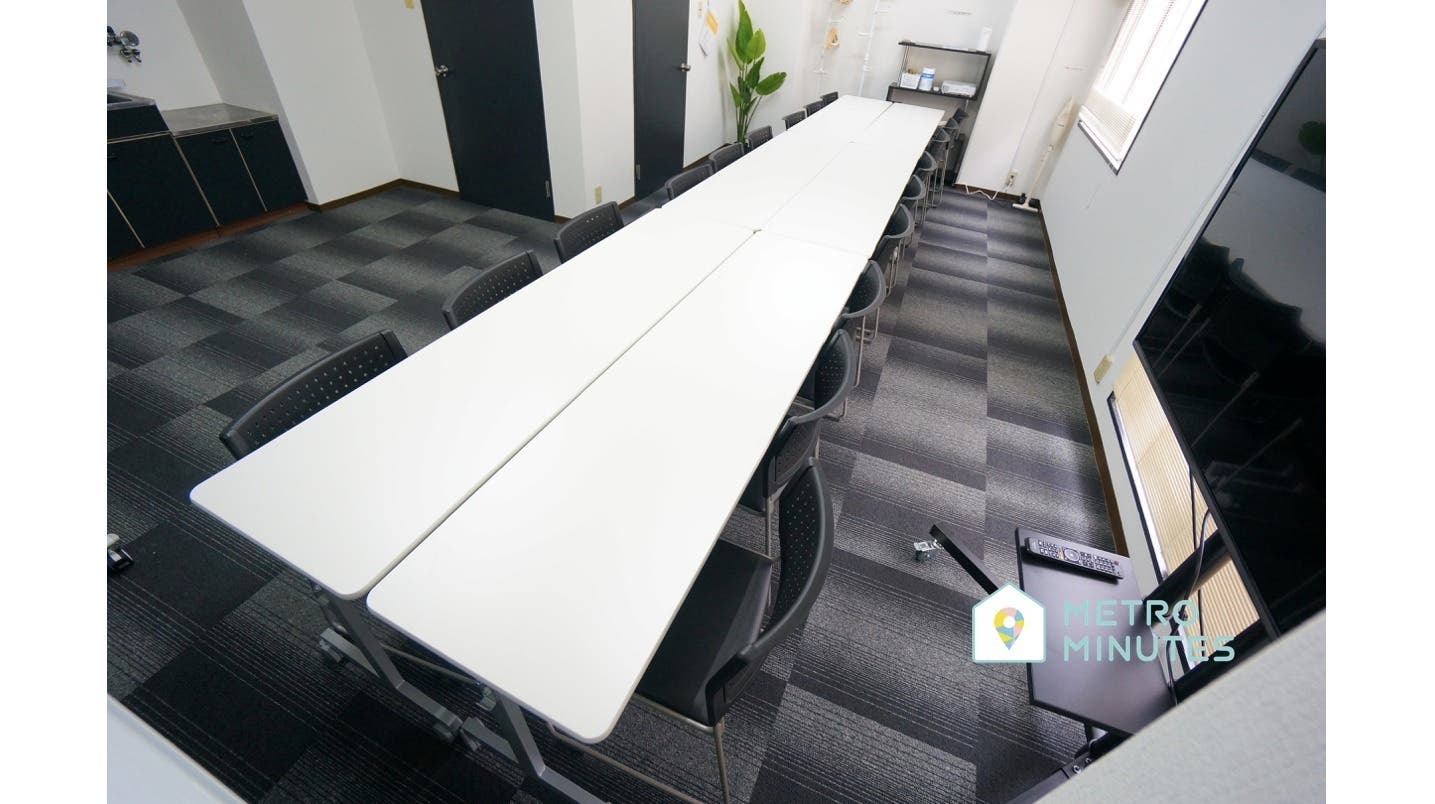 ＜ノワール会議室＞24名収容・新大阪駅4分！光回線Wi-Fi/モニター/プロジェクターの写真6