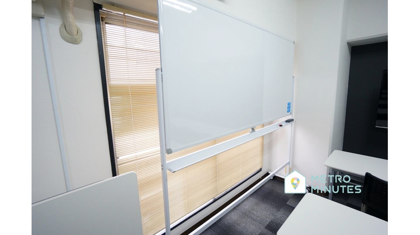 ＜ノワール会議室＞24名収容・新大阪駅4分！光回線Wi-Fi/モニター/プロジェクターの写真11