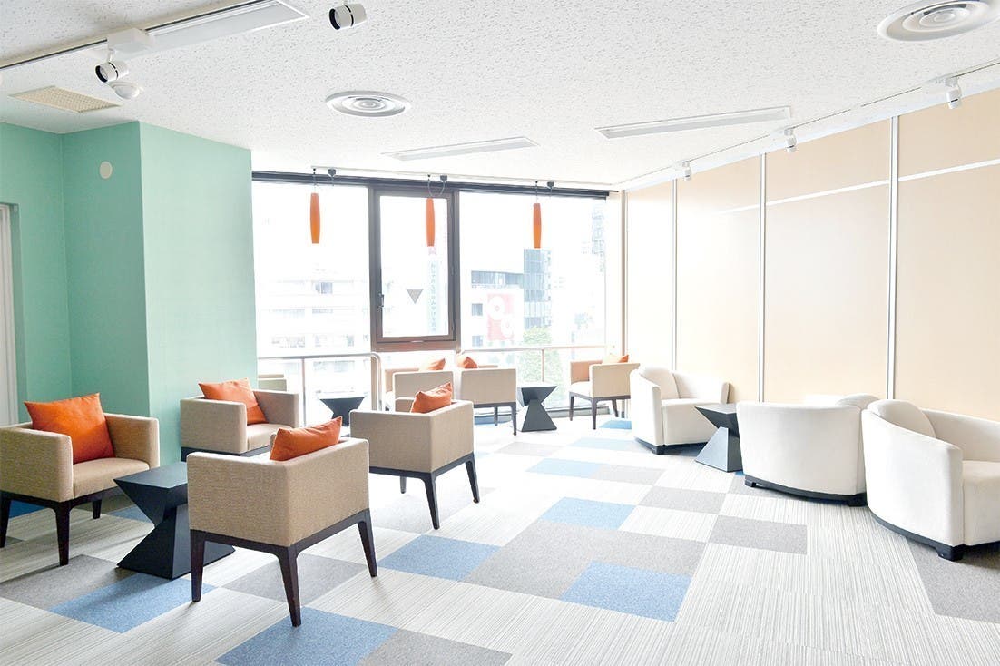 【6階から原宿交差点を一望できる】ワーキングスペースの写真1