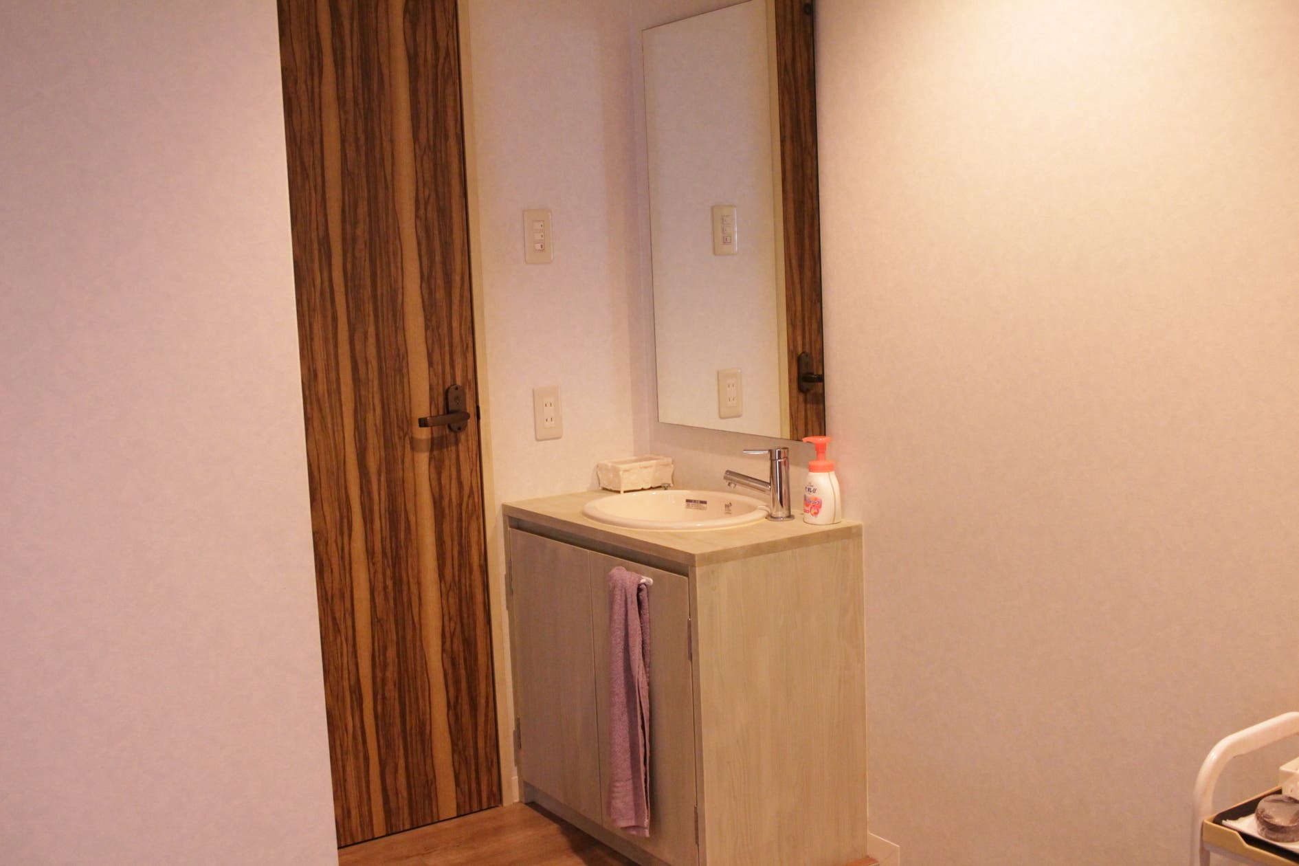 リラクゼーションルームは完全に個室となっていて、お迎えするお客様に特別な時間をご提供出来ます。 の写真5