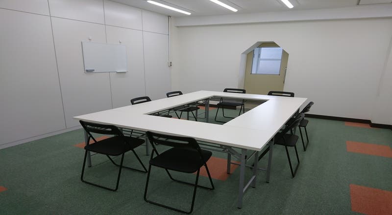朝霞市役所となりのシェアリングスペース。会議やセミナーなどに
