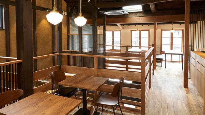 【京都駅徒歩8分】築100年町家の吹き抜けリノベーションの2階スペースを開放!お祝い事・会議・撮影などにの写真6