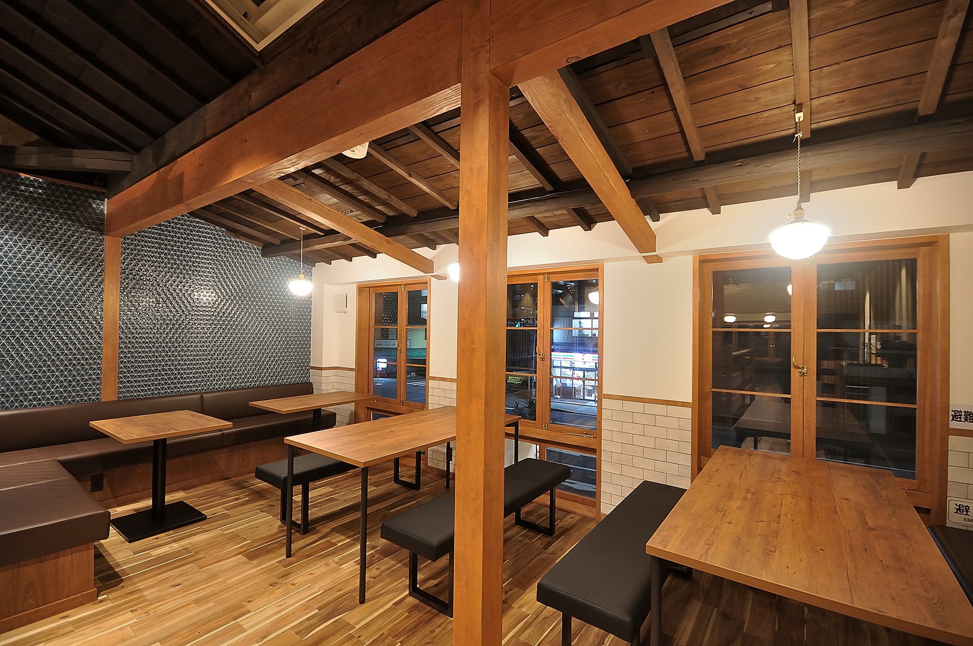 【京都駅徒歩8分】築100年町家の吹き抜けリノベーションの２階スペースを開放！お祝い事・会議・撮影などにの写真7