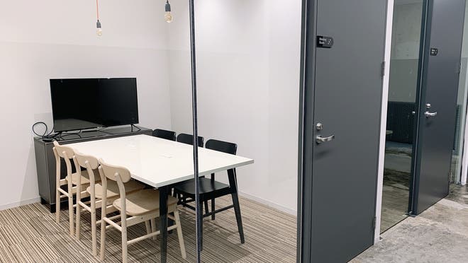 貸し会議室【3人部屋】 - ATOMica - 宮崎市中心部【宮崎ナナイロ東館8階】※MEGAドン・キホーテのビルです。の写真3