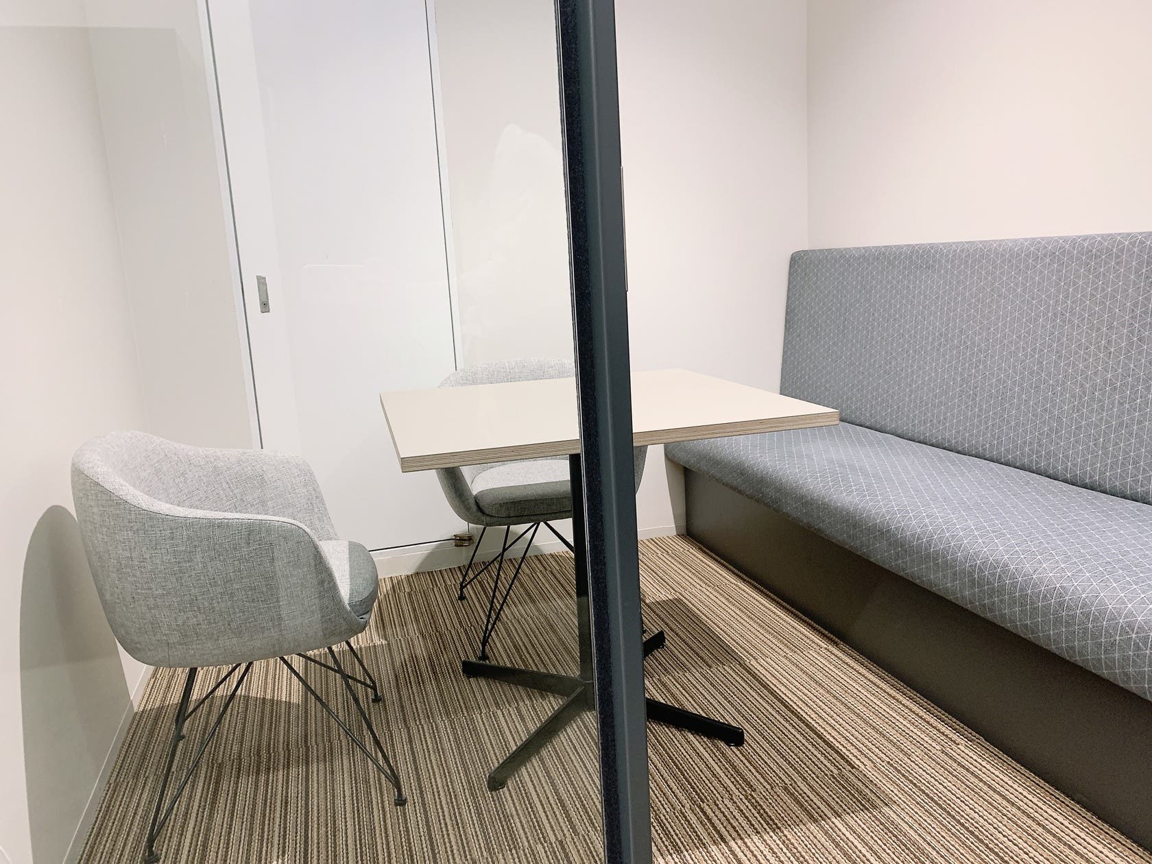 貸し会議室【8人部屋】 - ATOMica - 宮崎市中心部【宮崎ナナイロ東館8階】※MEGAドンキのビルです。の写真8