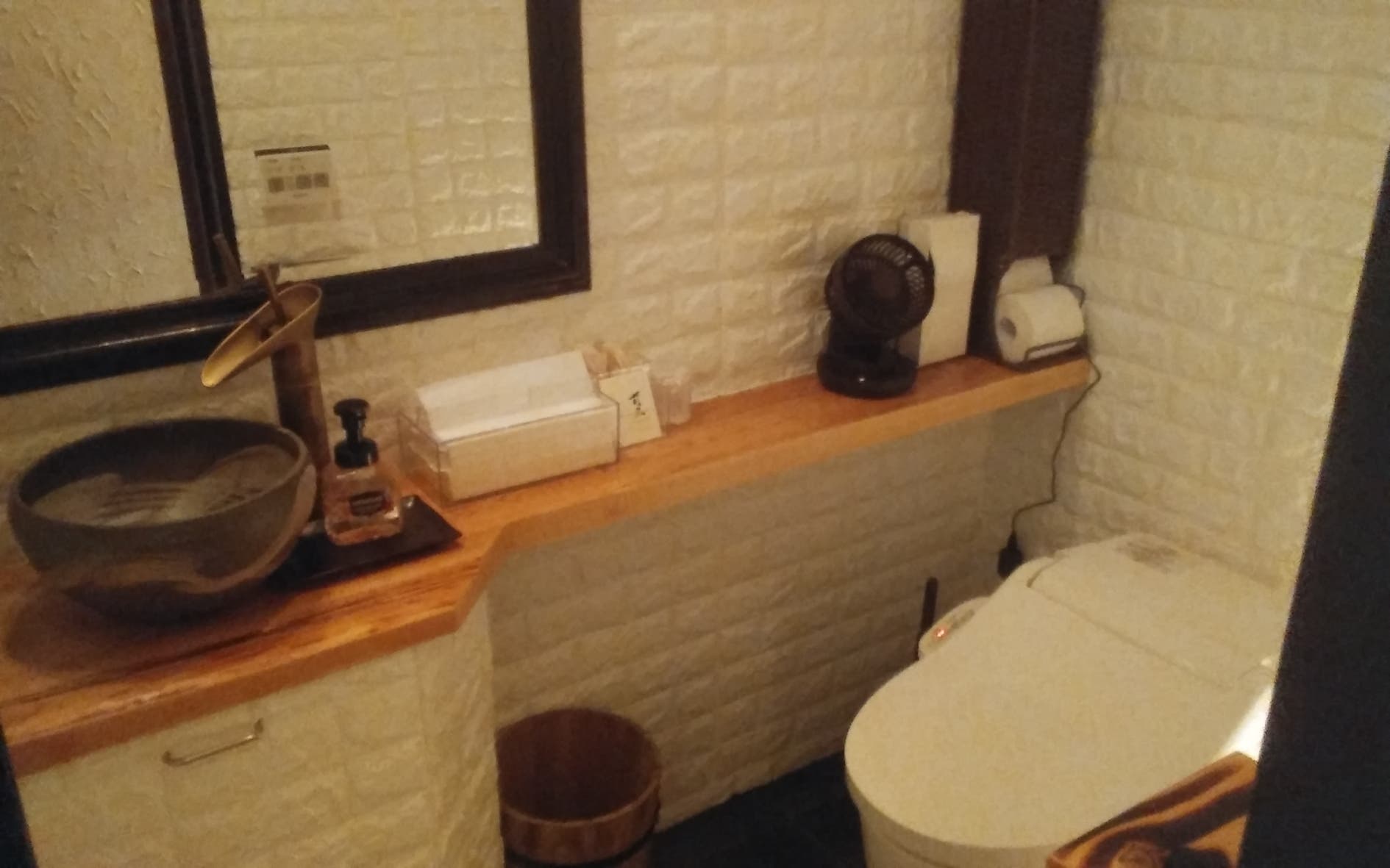 《栄駅徒歩5分》落ち着いた雰囲気のBARを貸切。ミーティング・撮影・パーティなど様々な用途でご利用いただけます。の写真20