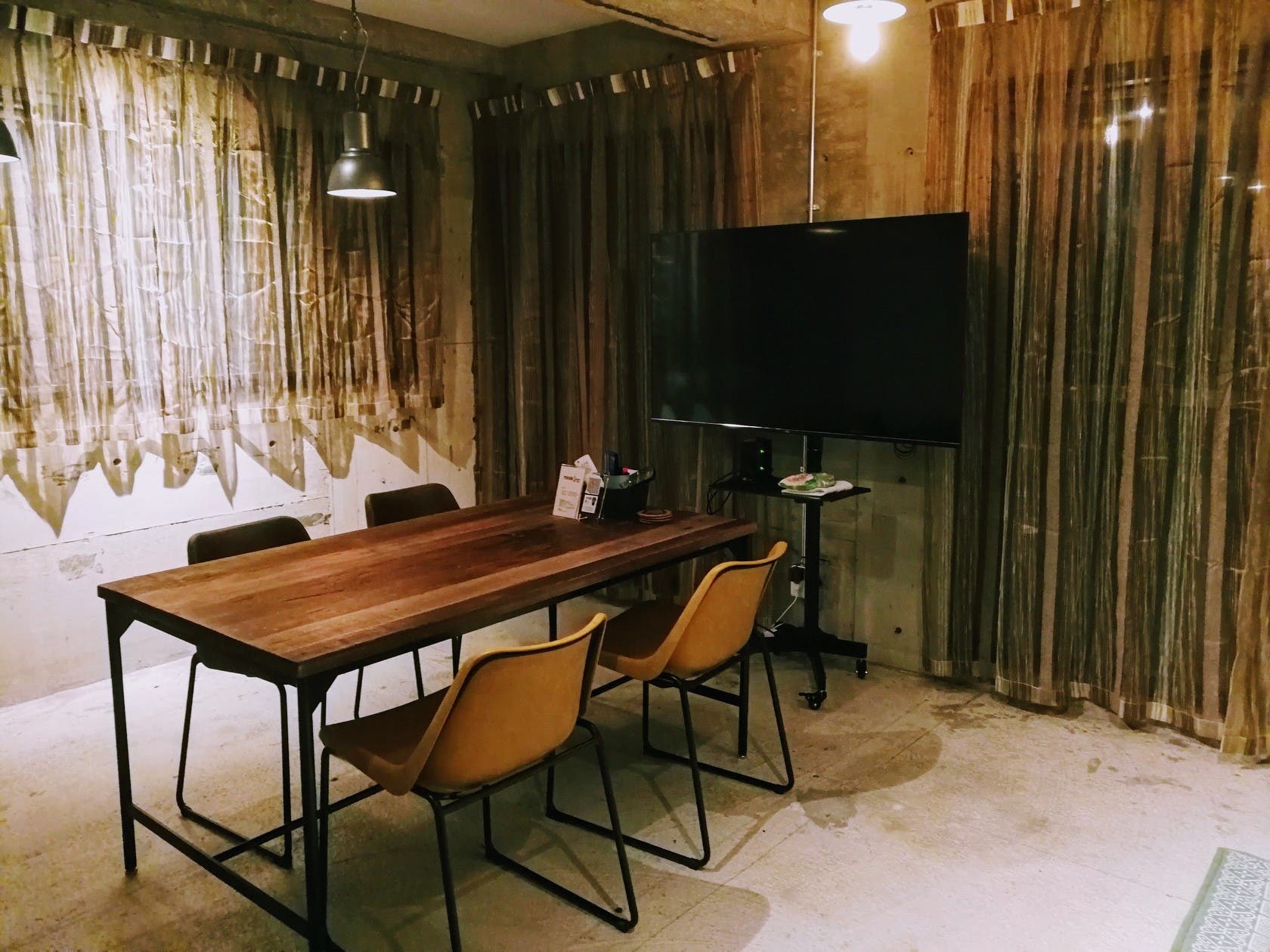 マルチメディアスペース！写真撮影・YouTubeスタジオ・動画鑑賞・オフ会・会議などに！（Cスタジオ）の写真16