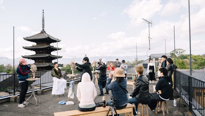 観光地の中心に位置するRC造リノベホテル(RC HOTEL京都八坂)の屋上スペースの写真5