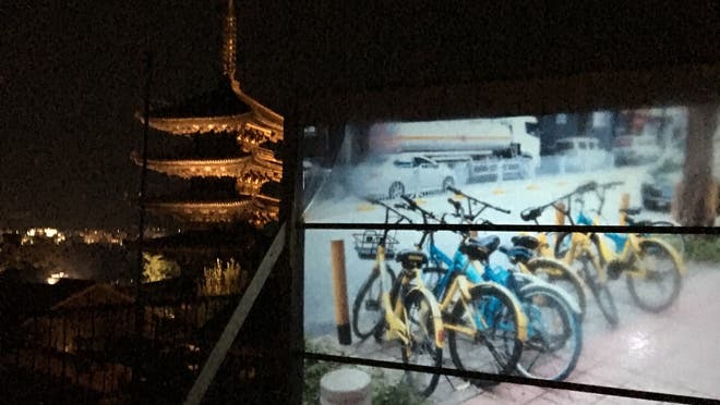 観光地の中心に位置するRC造リノベホテル(RC HOTEL京都八坂)の屋上スペースの写真8