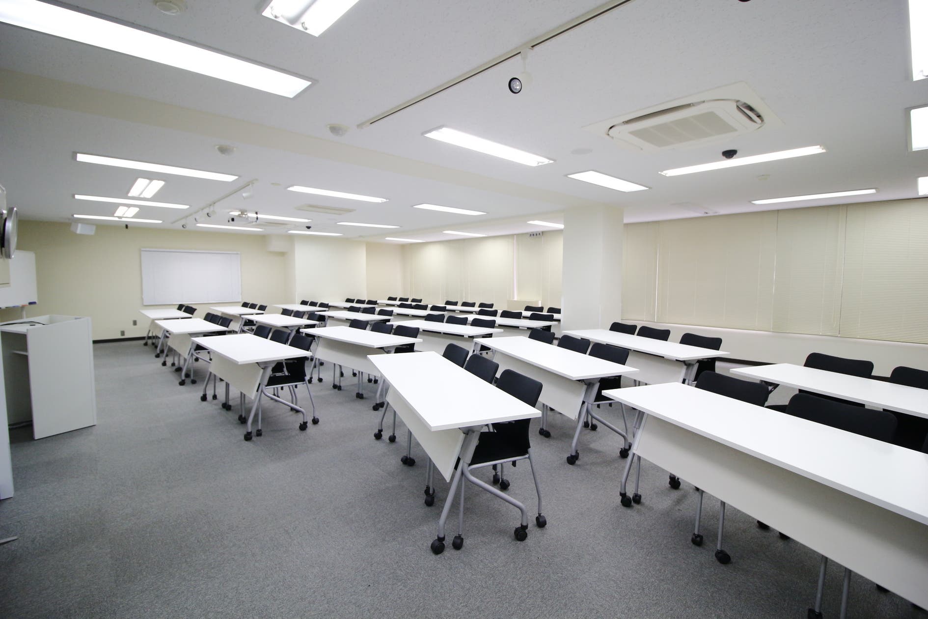 【東銀座1分・銀座5分】ビジネスやセミナー利用に最適な全15室✨プロジェクター完備✨G401｜研修・試験・講演会・懇親会にの写真3