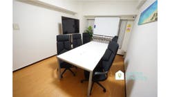 ✨平日640円✨<ナギサ会議室>リモート・テレワークに最適★換気可★新大阪駅1分★Wi-Fi/大型TVの写真3