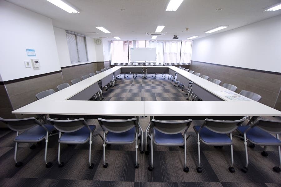 名古屋会議室 名古屋駅前 第2会議室【最大52名/名古屋駅すぐ/無料Wi-Fi/セルフ設営/10G回線】の写真9