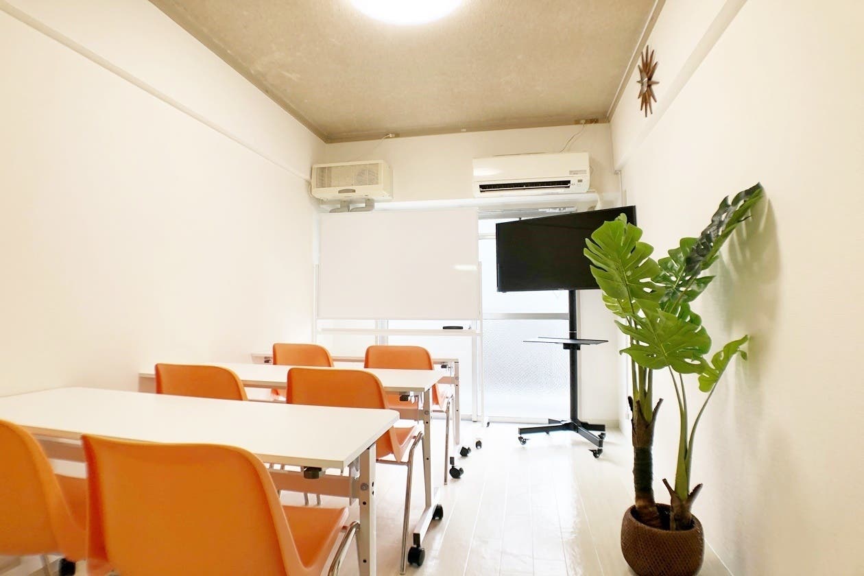 新大阪駅２分！フル装備なので手ぶらでＯＫ【無料】超高速光Wi-Fi＆大画面モニター＆ホワイトボード●８名●会議室ソレイユ新大阪の写真8