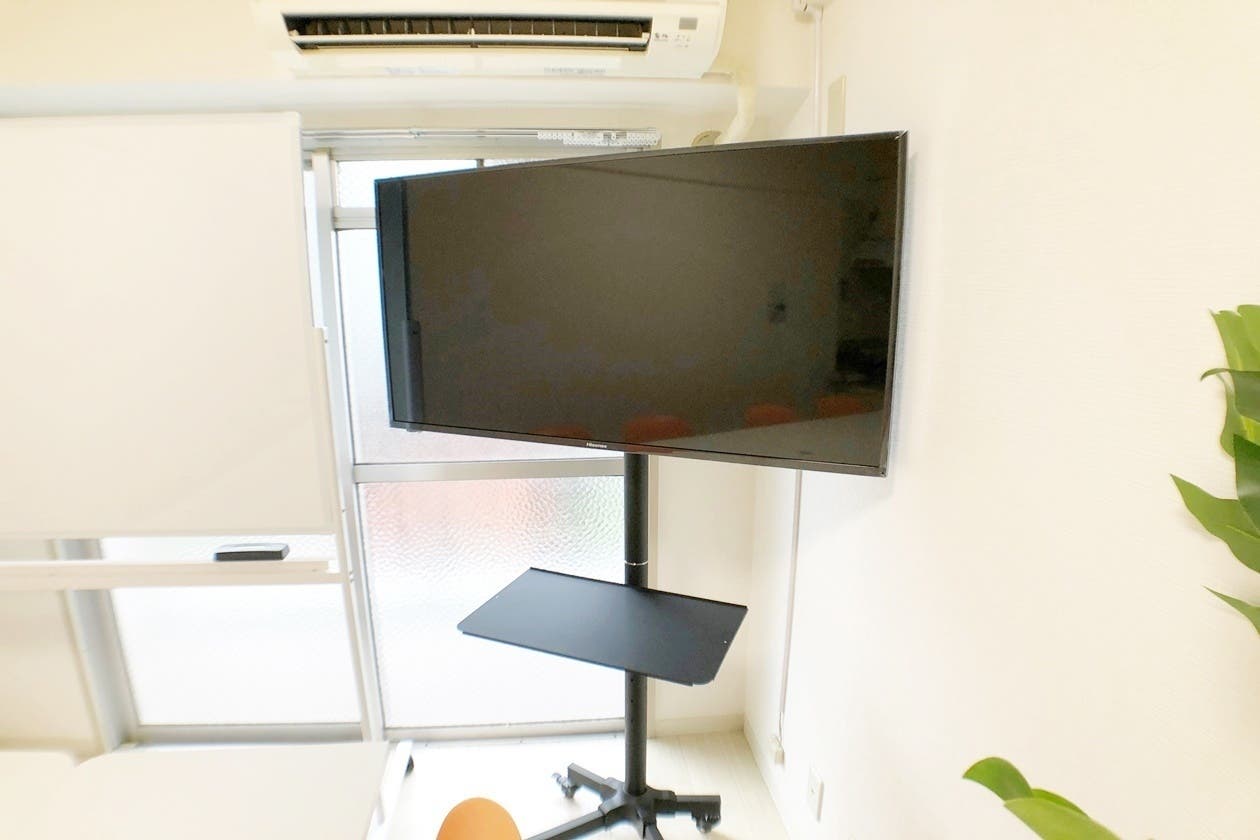 新大阪駅２分！フル装備なので手ぶらでＯＫ【無料】超高速光Wi-Fi＆大画面モニター＆ホワイトボード●８名●会議室ソレイユ新大阪の写真12