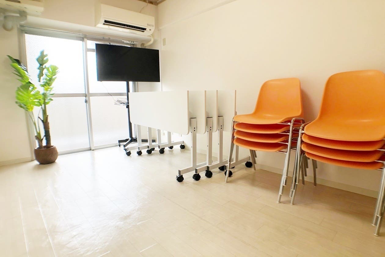 新大阪駅２分！フル装備なので手ぶらでＯＫ【無料】超高速光Wi-Fi＆大画面モニター＆ホワイトボード●８名●会議室ソレイユ新大阪の写真11