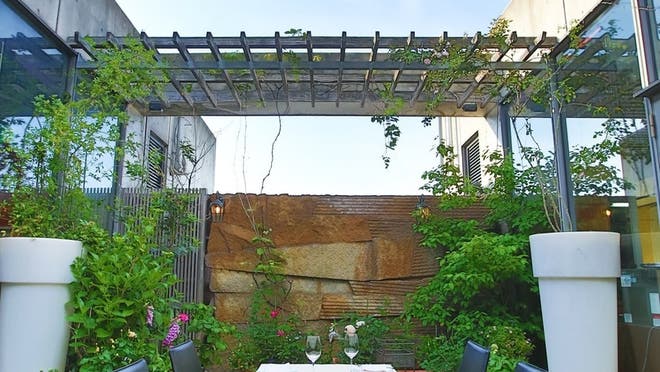 ビル最上階、中庭のあるレストラン。撮影やセミナー、会議、講演会、マルシェ、演奏会等に。中庭も完備。の写真2