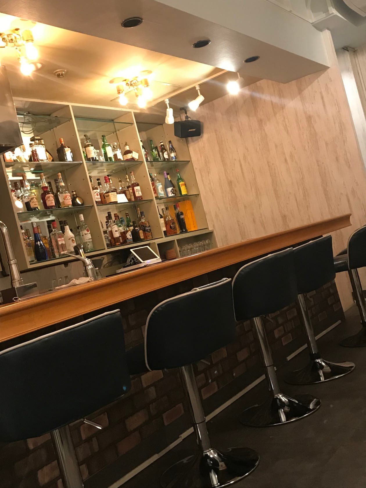 西海岸風BARスペース！基本何でもオッケー 女子会や撮影に適の写真5