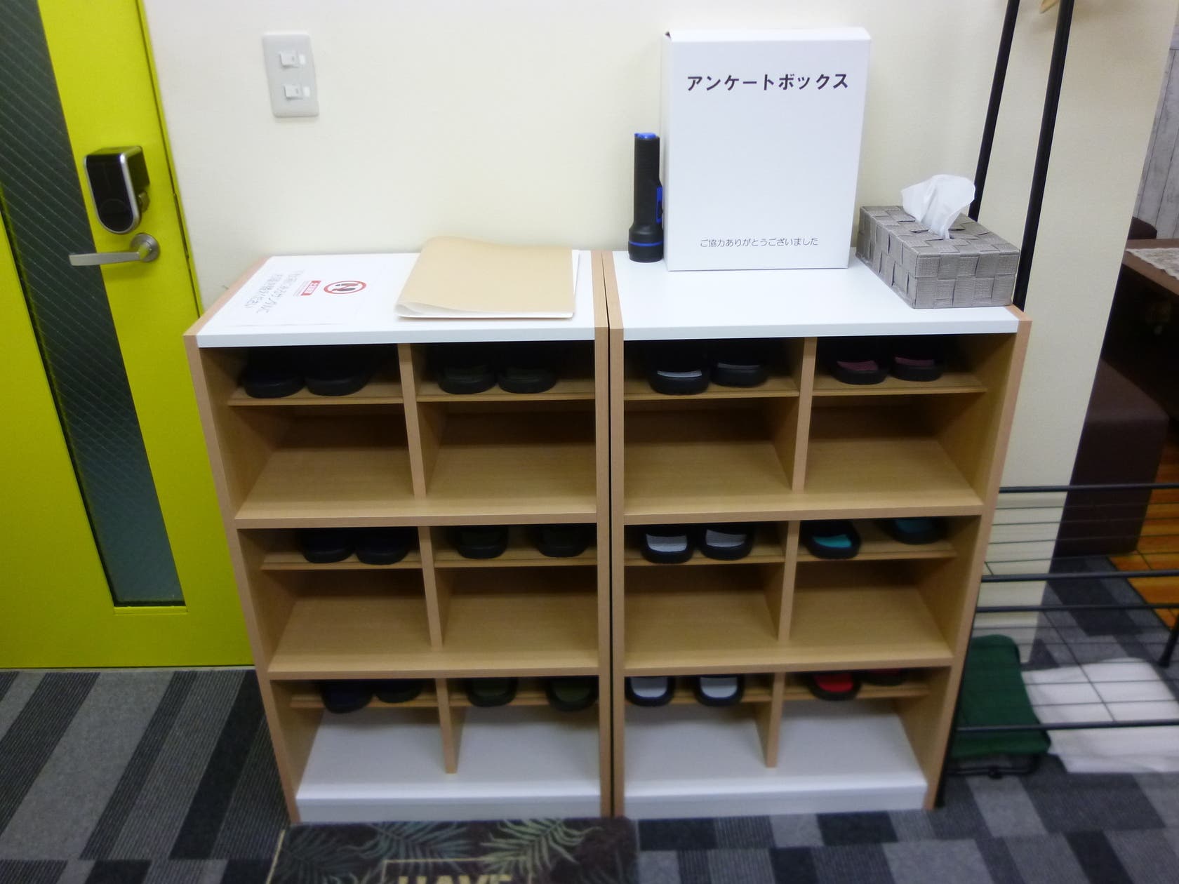 超高速光回線・Wi-Fi/大型モニタ/感染症対策グッズ/即予約★神田駅徒歩3分のテラス＆応接付き会議室の写真16